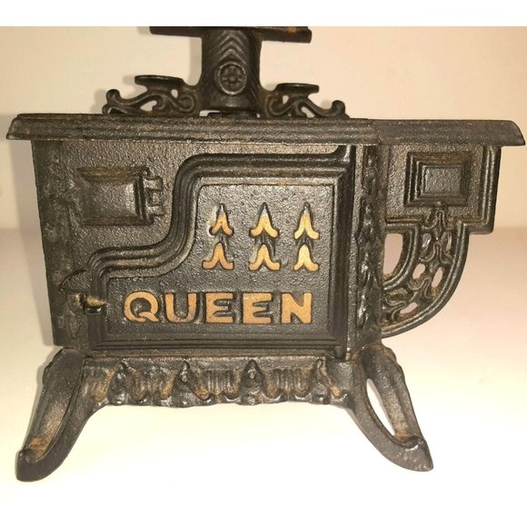 Cast Iron Miniature Queen Stove | Accents | Vintage Black Cast Iron Toy ...